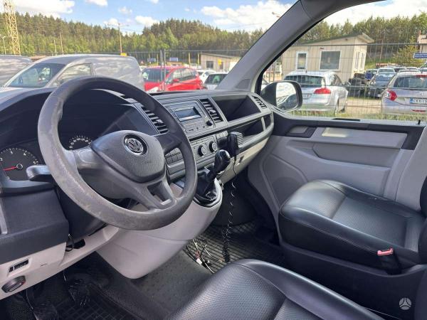 Pelēks Volkswagen Transporter 2018 Viļņa, ar dzinēja tilpumu 1.97 L un nobraukumu 145 tūkst. km par 15900 €, foto 7 vietnē AUTOMOTO.COM.LV
