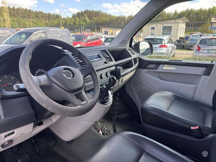 Pelēks Volkswagen Transporter 2018 Viļņa, ar dzinēja tilpumu 1.97 L un nobraukumu 145 tūkst. km par 15900 €, foto 8 vietnē AUTOMOTO.COM.LV