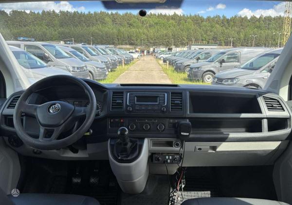 Pelēks Volkswagen Transporter 2018 Viļņa, ar dzinēja tilpumu 1.97 L un nobraukumu 145 tūkst. km par 15900 €, foto 8 vietnē AUTOMOTO.COM.LV