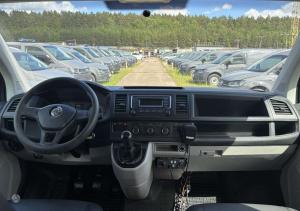 Pelēks Volkswagen Transporter 2018 Viļņa, ar dzinēja tilpumu 1.97 L un nobraukumu 145 tūkst. km par 15900 €, foto 9 vietnē AUTOMOTO.COM.LV