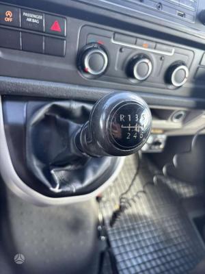 Pelēks Volkswagen Transporter 2018 Viļņa, ar dzinēja tilpumu 1.97 L un nobraukumu 145 tūkst. km par 15900 €, foto 14 vietnē AUTOMOTO.COM.LV
