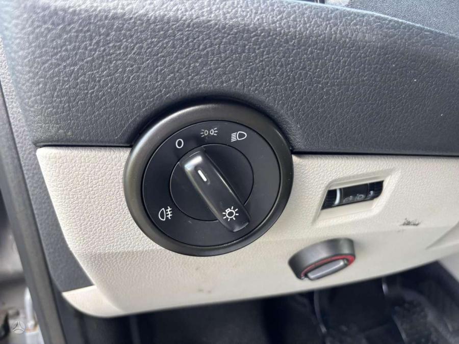 Pelēks Volkswagen Transporter 2018 Viļņa, ar dzinēja tilpumu 1.97 L un nobraukumu 145 tūkst. km par 15900 €, foto 16 vietnē AUTOMOTO.COM.LV