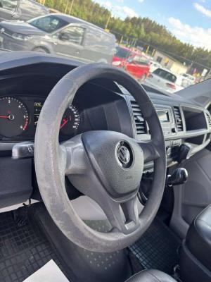 Pelēks Volkswagen Transporter 2018 Viļņa, ar dzinēja tilpumu 1.97 L un nobraukumu 145 tūkst. km par 15900 €, foto 19 vietnē AUTOMOTO.COM.LV