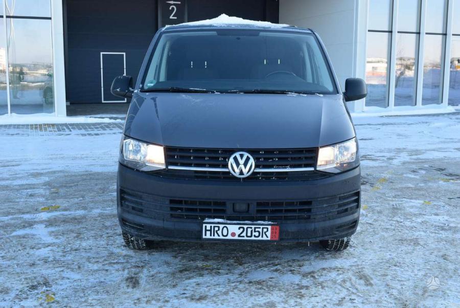 Grey Volkswagen Transporter 2019 in Vilnius, with an engine capacity of 1.97 L and mileage of 592 thousand km for 10700 €, photo 2 on AUTOMOTO.COM.LV