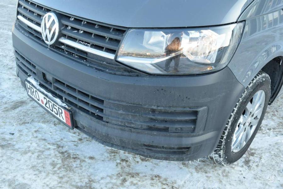 Grey Volkswagen Transporter 2019 in Vilnius, with an engine capacity of 1.97 L and mileage of 592 thousand km for 10700 €, photo 18 on AUTOMOTO.COM.LV