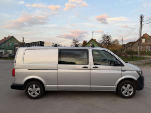 Pelēks Volkswagen Transporter 2019 Skaudvilė, ar dzinēja tilpumu 1.97 L un nobraukumu 310 tūkst. km par 10900 €, foto 7 vietnē AUTOMOTO.COM.LV