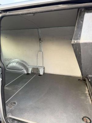 Pelēks Volkswagen Transporter 2019 Skaudvilė, ar dzinēja tilpumu 1.97 L un nobraukumu 310 tūkst. km par 10900 €, foto 11 vietnē AUTOMOTO.COM.LV