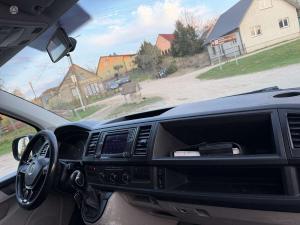 Pelēks Volkswagen Transporter 2019 Skaudvilė, ar dzinēja tilpumu 1.97 L un nobraukumu 310 tūkst. km par 10900 €, foto 12 vietnē AUTOMOTO.COM.LV