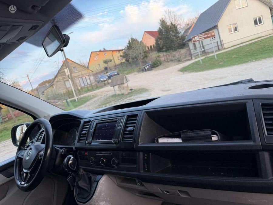 Pelēks Volkswagen Transporter 2019 Skaudvilė, ar dzinēja tilpumu 1.97 L un nobraukumu 310 tūkst. km par 10900 €, foto 12 vietnē AUTOMOTO.COM.LV
