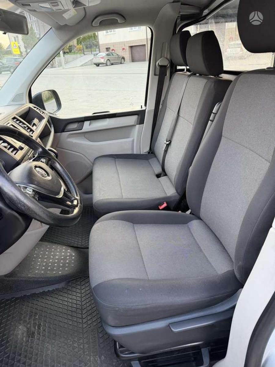 Pelēks Volkswagen Transporter 2019 Skaudvilė, ar dzinēja tilpumu 1.97 L un nobraukumu 310 tūkst. km par 10900 €, foto 14 vietnē AUTOMOTO.COM.LV
