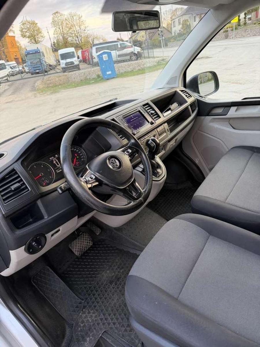 Pelēks Volkswagen Transporter 2019 Skaudvilė, ar dzinēja tilpumu 1.97 L un nobraukumu 310 tūkst. km par 10900 €, foto 15 vietnē AUTOMOTO.COM.LV