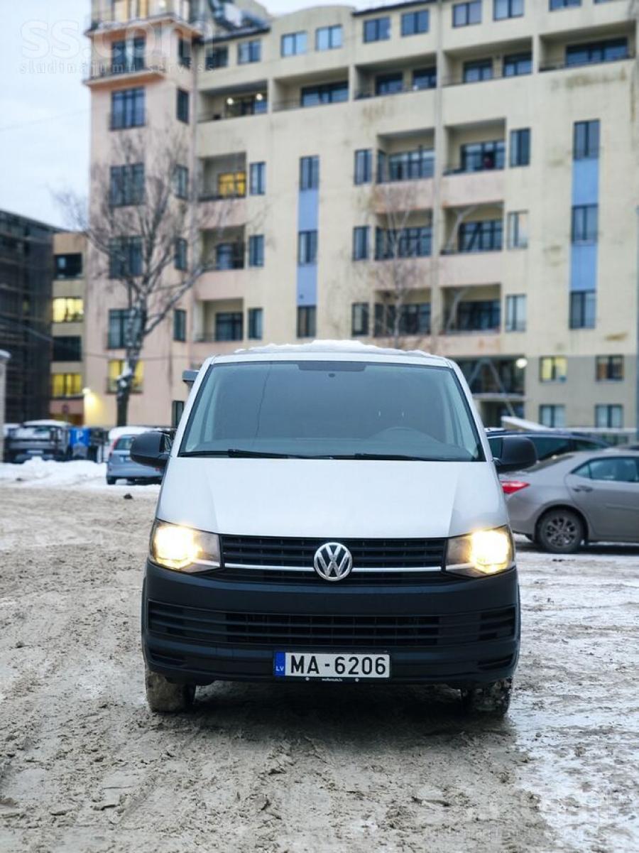 Pelēks Volkswagen Transporter 2019 Rīga, ar dzinēja tilpumu 2.00 L un nobraukumu 196 tūkst. km par 12600 €, foto 3 vietnē AUTOMOTO.COM.LV