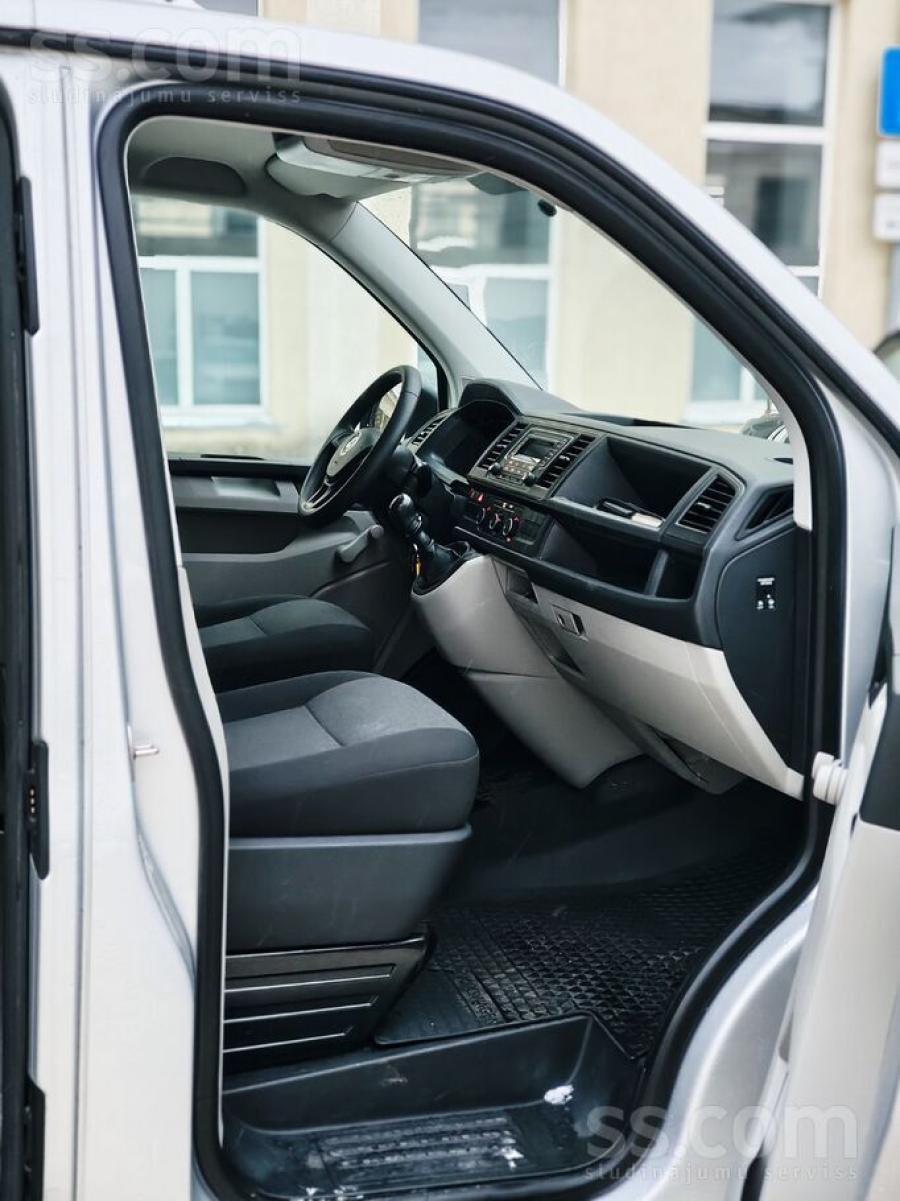 Grey Volkswagen Transporter 2019 in Riga, with an engine capacity of 2.00 L and mileage of 196 thousand km for 12600 €, photo 10 on AUTOMOTO.COM.LV