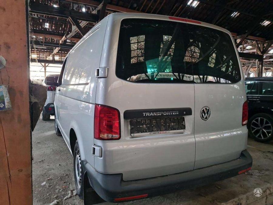 Pelēks Volkswagen Transporter 2020 Marijampole, ar dzinēja tilpumu 1.97 L un nobraukumu 207 tūkst. km par 15150 €, foto 4 vietnē AUTOMOTO.COM.LV