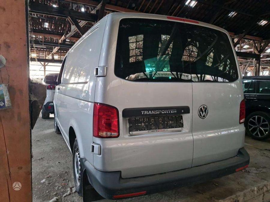 Pelēks Volkswagen Transporter 2020 Marijampole, ar dzinēja tilpumu 1.97 L un nobraukumu 207 tūkst. km par 15150 €, foto 10 vietnē AUTOMOTO.COM.LV