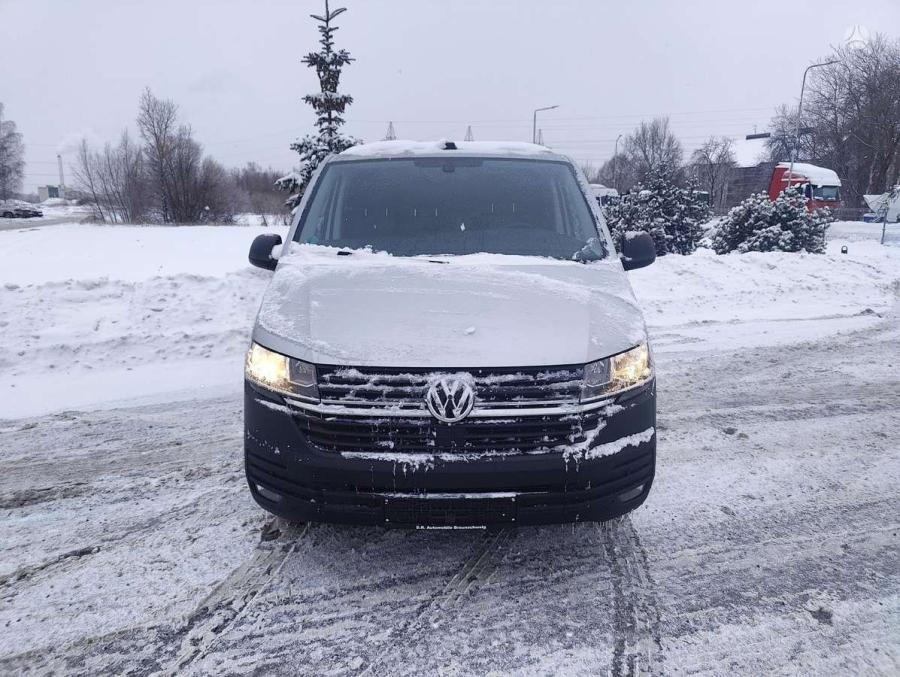Grey Volkswagen Transporter 2020 in Kaunas, with an engine capacity of 2.00 L and mileage of 203 thousand km for 15900 €, photo 2 on AUTOMOTO.COM.LV