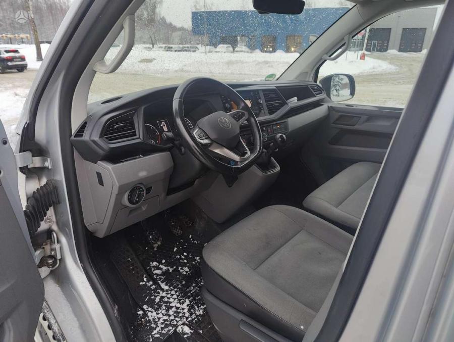 Grey Volkswagen Transporter 2020 in Kaunas, with an engine capacity of 2.00 L and mileage of 203 thousand km for 15900 €, photo 7 on AUTOMOTO.COM.LV