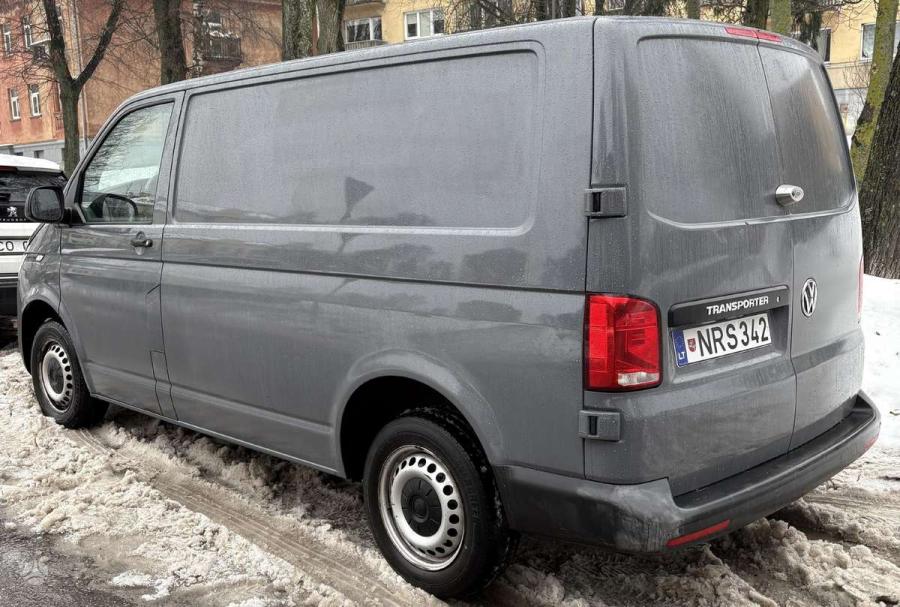Pelēks Volkswagen Transporter 2020 Kauņa, ar dzinēja tilpumu 1.97 L un nobraukumu 208 tūkst. km par 13300 €, foto 5 vietnē AUTOMOTO.COM.LV
