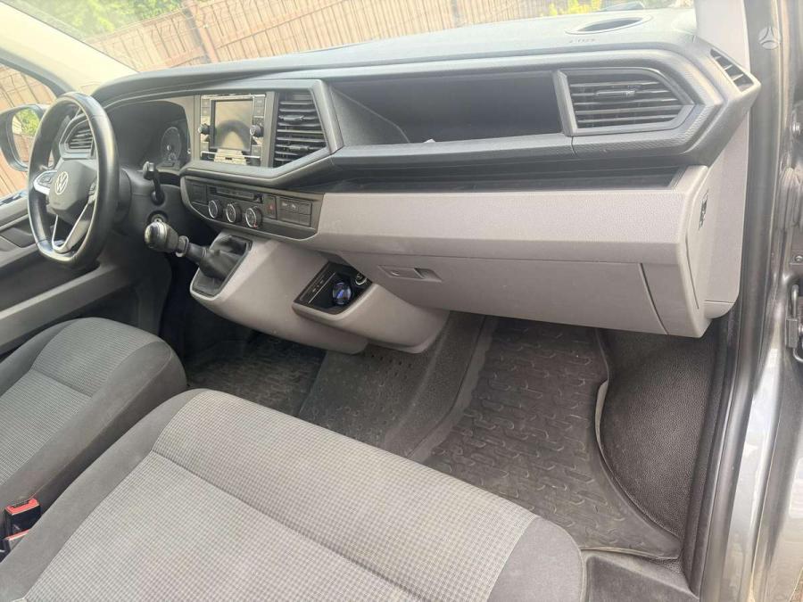 Grey Volkswagen Transporter 2020 in Kaunas, with an engine capacity of 0.00 L and mileage of 101 thousand km for 28000 €, photo 8 on AUTOMOTO.COM.LV