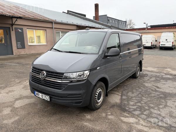 Pelēks Volkswagen Transporter 2020 Rīga, ar dzinēja tilpumu 2.00 L un nobraukumu 325 tūkst. km par 11100 €, foto 1 vietnē AUTOMOTO.COM.LV