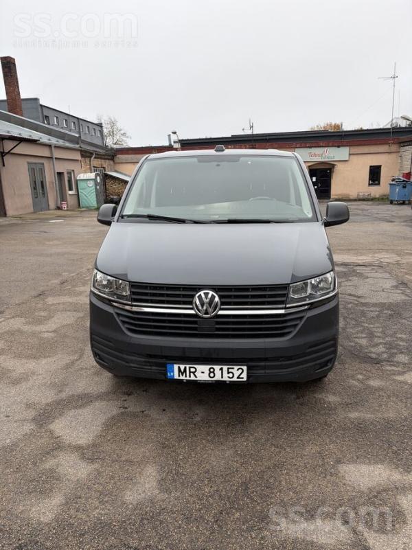 Pelēks Volkswagen Transporter 2020 Rīga, ar dzinēja tilpumu 2.00 L un nobraukumu 325 tūkst. km par 11100 €, foto 3 vietnē AUTOMOTO.COM.LV