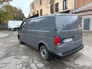 Grey Volkswagen Transporter 2020 in Riga, with an engine capacity of 2.00 L and mileage of 325 thousand km for 11100 €, photo 6 on AUTOMOTO.COM.LV