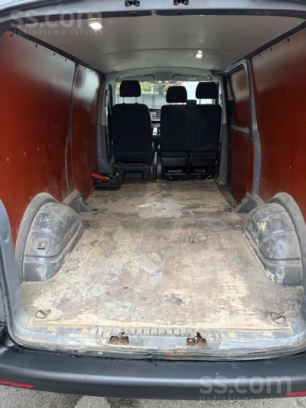 Pelēks Volkswagen Transporter 2020 Rīga, ar dzinēja tilpumu 2.00 L un nobraukumu 325 tūkst. km par 11100 €, foto 7 vietnē AUTOMOTO.COM.LV