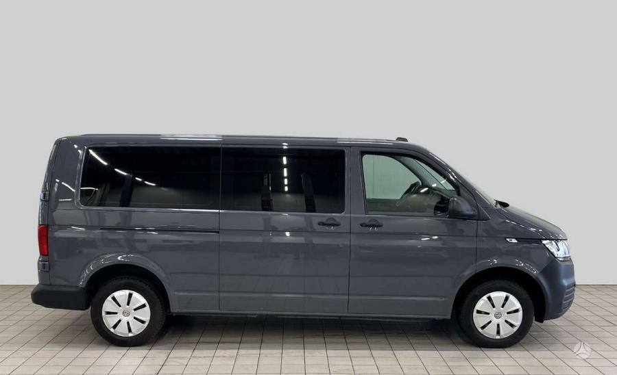 Grey Volkswagen Transporter 2021 in Kaunas, with an engine capacity of 1.97 L and mileage of 177 thousand km for 23900 €, photo 3 on AUTOMOTO.COM.LV