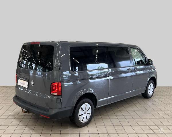 Pelēks Volkswagen Transporter 2021 Kauņa, ar dzinēja tilpumu 1.97 L un nobraukumu 177 tūkst. km par 23900 €, foto 4 vietnē AUTOMOTO.COM.LV