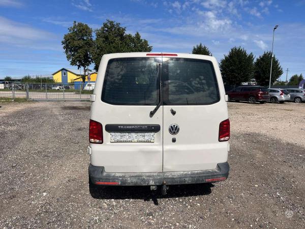 Grey Volkswagen Transporter 2021 in Taurage, with an engine capacity of 2.00 L and mileage of 344 thousand km for 6600 €, photo 2 on AUTOMOTO.COM.LV