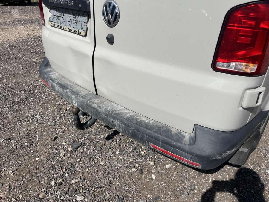 Grey Volkswagen Transporter 2021 in Taurage, with an engine capacity of 2.00 L and mileage of 344 thousand km for 6600 €, photo 5 on AUTOMOTO.COM.LV