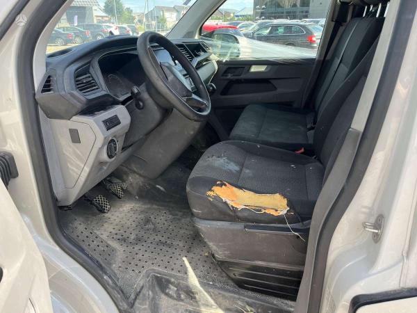 Grey Volkswagen Transporter 2021 in Taurage, with an engine capacity of 2.00 L and mileage of 344 thousand km for 6600 €, photo 10 on AUTOMOTO.COM.LV