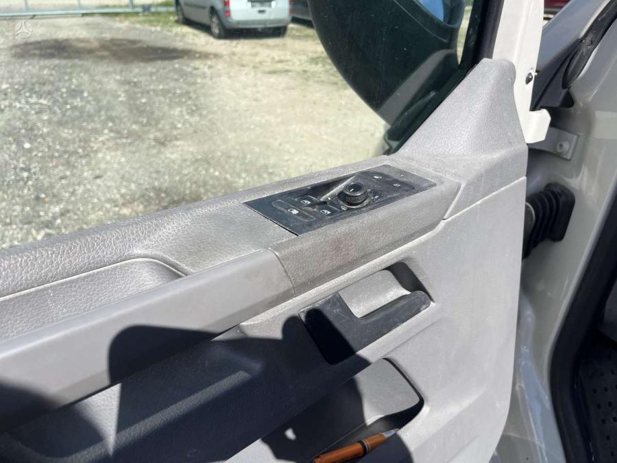 Grey Volkswagen Transporter 2021 in Taurage, with an engine capacity of 2.00 L and mileage of 344 thousand km for 6600 €, photo 12 on AUTOMOTO.COM.LV