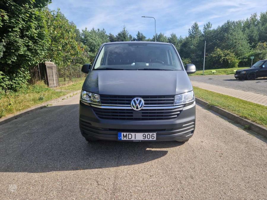 Grey Volkswagen Transporter 2021 in Vilnius, with an engine capacity of 1.97 L and mileage of 113 thousand km for 18100 €, photo 5 on AUTOMOTO.COM.LV