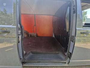 Grey Volkswagen Transporter 2021 in Vilnius, with an engine capacity of 1.97 L and mileage of 113 thousand km for 18100 €, photo 9 on AUTOMOTO.COM.LV