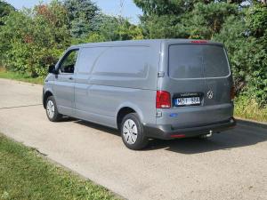 Grey Volkswagen Transporter 2021 in Vilnius, with an engine capacity of 1.97 L and mileage of 113 thousand km for 18100 €, photo 12 on AUTOMOTO.COM.LV