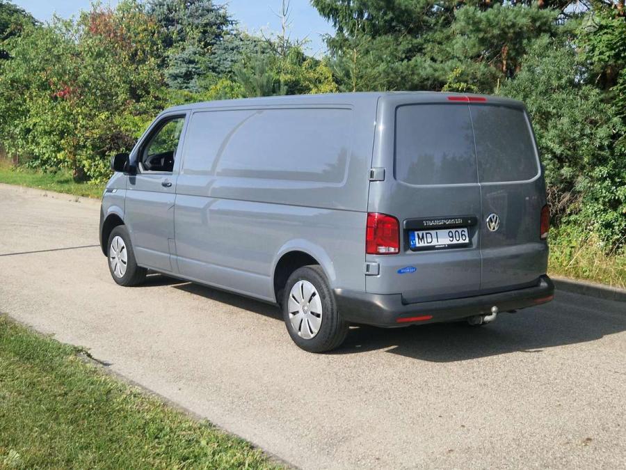 Grey Volkswagen Transporter 2021 in Vilnius, with an engine capacity of 1.97 L and mileage of 113 thousand km for 18100 €, photo 12 on AUTOMOTO.COM.LV