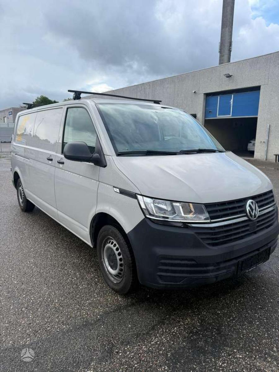 Pelēks Volkswagen Transporter 2021 Panevēža, ar dzinēja tilpumu 1.97 L un nobraukumu 281 tūkst. km par 12999 €, foto 1 vietnē AUTOMOTO.COM.LV