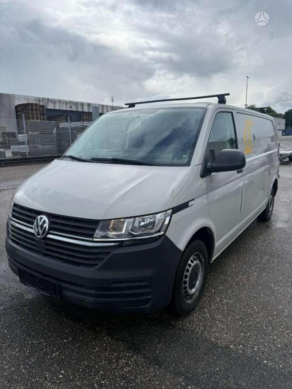 Pelēks Volkswagen Transporter 2021 Panevēža, ar dzinēja tilpumu 1.97 L un nobraukumu 281 tūkst. km par 12999 €, foto 3 vietnē AUTOMOTO.COM.LV