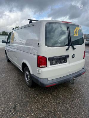 Pelēks Volkswagen Transporter 2021 Panevēža, ar dzinēja tilpumu 1.97 L un nobraukumu 281 tūkst. km par 12999 €, foto 5 vietnē AUTOMOTO.COM.LV