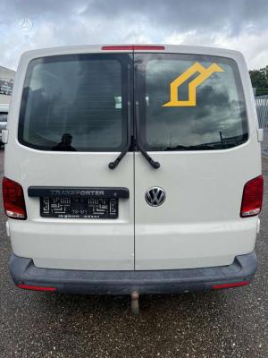 Pelēks Volkswagen Transporter 2021 Panevēža, ar dzinēja tilpumu 1.97 L un nobraukumu 281 tūkst. km par 12999 €, foto 6 vietnē AUTOMOTO.COM.LV