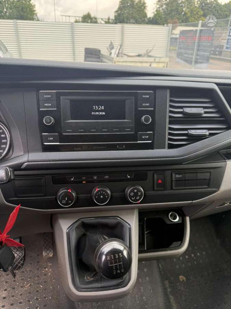 Pelēks Volkswagen Transporter 2021 Panevēža, ar dzinēja tilpumu 1.97 L un nobraukumu 281 tūkst. km par 12999 €, foto 8 vietnē AUTOMOTO.COM.LV