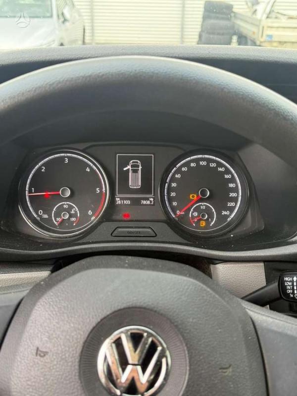 Pelēks Volkswagen Transporter 2021 Panevēža, ar dzinēja tilpumu 1.97 L un nobraukumu 281 tūkst. km par 12999 €, foto 9 vietnē AUTOMOTO.COM.LV