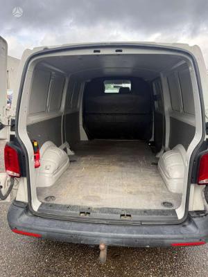 Pelēks Volkswagen Transporter 2021 Panevēža, ar dzinēja tilpumu 1.97 L un nobraukumu 281 tūkst. km par 12999 €, foto 10 vietnē AUTOMOTO.COM.LV