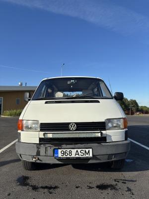 Grey Volkswagen Transporter 1993 in Narva, with an engine capacity of 2.40 L and mileage of 305 thousand km for 1000 €, photo 15 on AUTOMOTO.COM.LV
