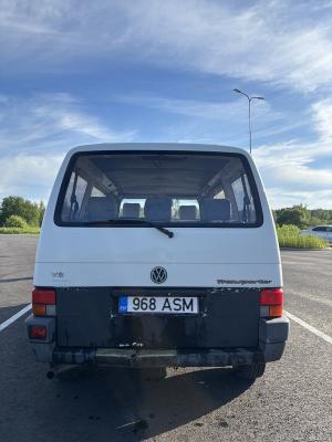 Grey Volkswagen Transporter 1993 in Narva, with an engine capacity of 2.40 L and mileage of 305 thousand km for 1000 €, photo 16 on AUTOMOTO.COM.LV