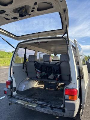 Grey Volkswagen Transporter 1993 in Narva, with an engine capacity of 2.40 L and mileage of 305 thousand km for 1000 €, photo 23 on AUTOMOTO.COM.LV