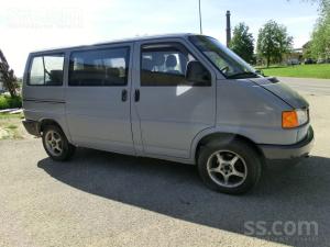 Pelēks Volkswagen Transporter 1994 Tukums, ar dzinēja tilpumu 2.40 L un nobraukumu 405 tūkst. km par 2299 €, foto  vietnē AUTOMOTO.COM.LV