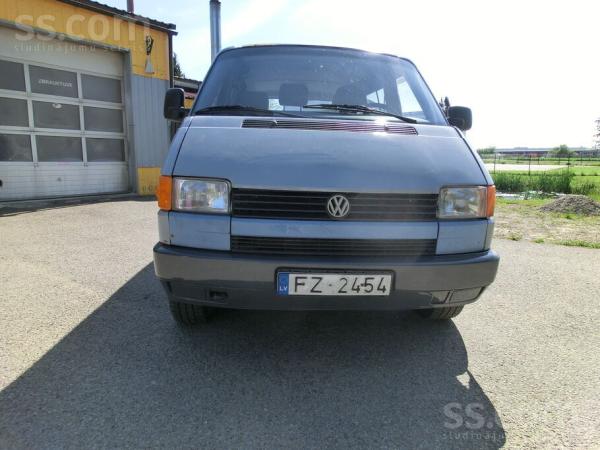 Pelēks Volkswagen Transporter 1994 Tukums, ar dzinēja tilpumu 2.40 L un nobraukumu 405 tūkst. km par 2299 €, foto 3 vietnē AUTOMOTO.COM.LV