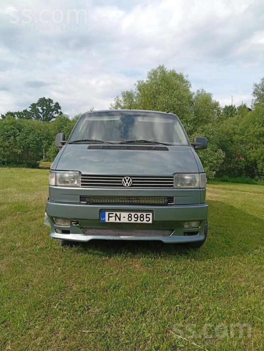 Grey Volkswagen Transporter 1995 in Rezekne, with an engine capacity of 1.90 L and mileage of 250 thousand km for 2100 €, photo 3 on AUTOMOTO.COM.LV